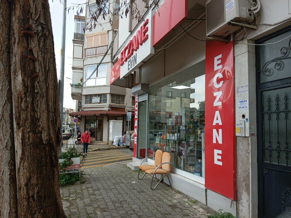 Eczaneler Evin Eczanesi, İzmir, foto