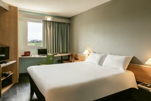 Ibis Auch (Nouvelle-Aquitaine, Charente, Arrondissement d'Angoulême, Fléac, Zone d'Emploi les Voûtes), otel