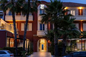 Royalmar (Provence-Alpes-Côte d'Azur, Alpes-Maritimes, Arrondissement de Grasse, Cagnes-sur-Mer, Promenade de la Plage, 22-23), otel