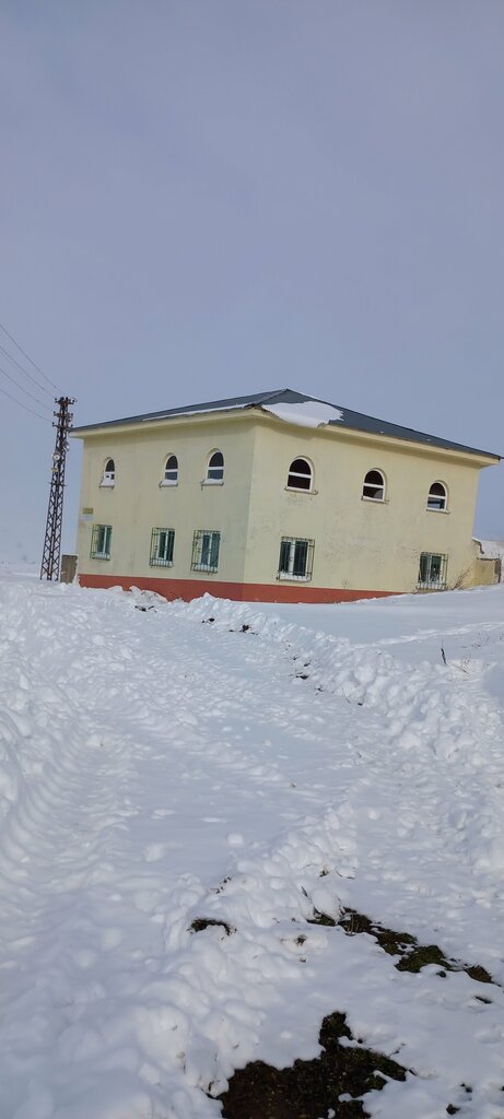 Muhtarlıklar Sarıyusuf Köy Muhtarlığı, Gölova, foto