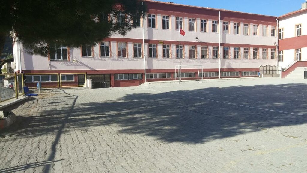 Ortaokul Ebusuud Efendi Ortaokulu, İskilip, foto