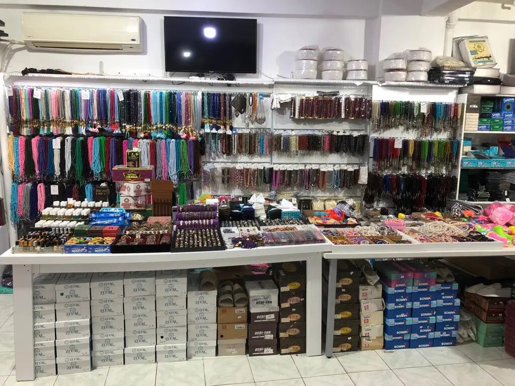 Ucuzluk mağazası Sirkeci Hac ve Umre Malzemeleri, Biga, foto