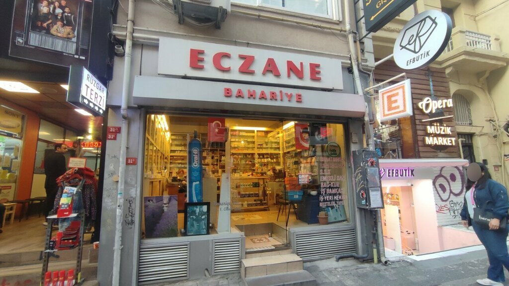 Eczaneler Bahariye Eczanesi, İstanbul, foto