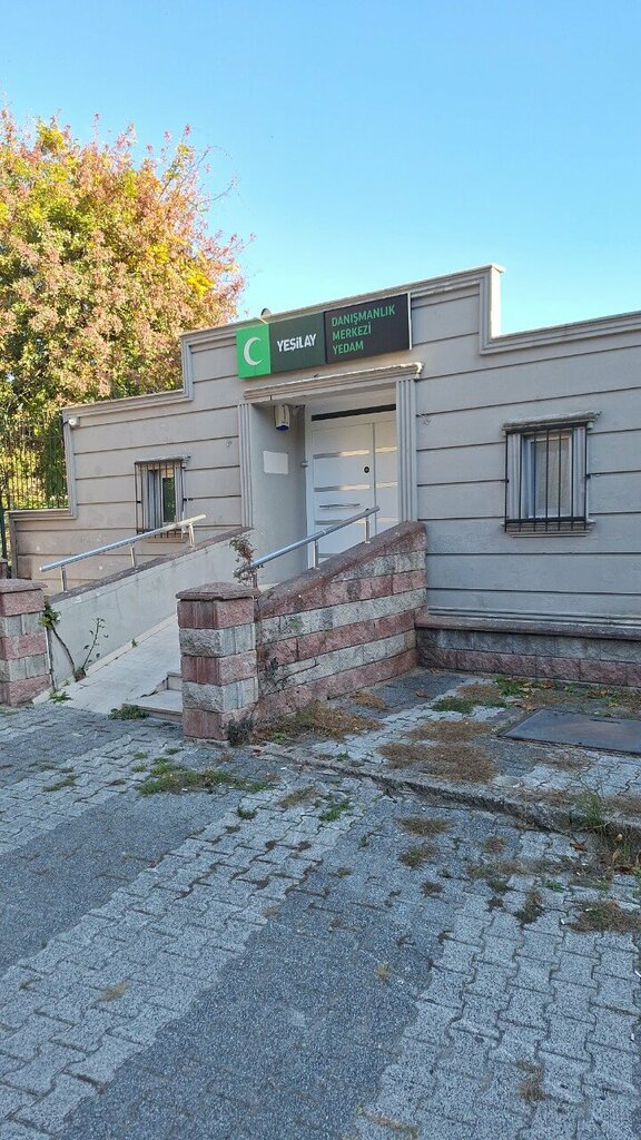Sivil toplum kuruluşları Yeşilay Üsküdar Şubesi, İstanbul, foto
