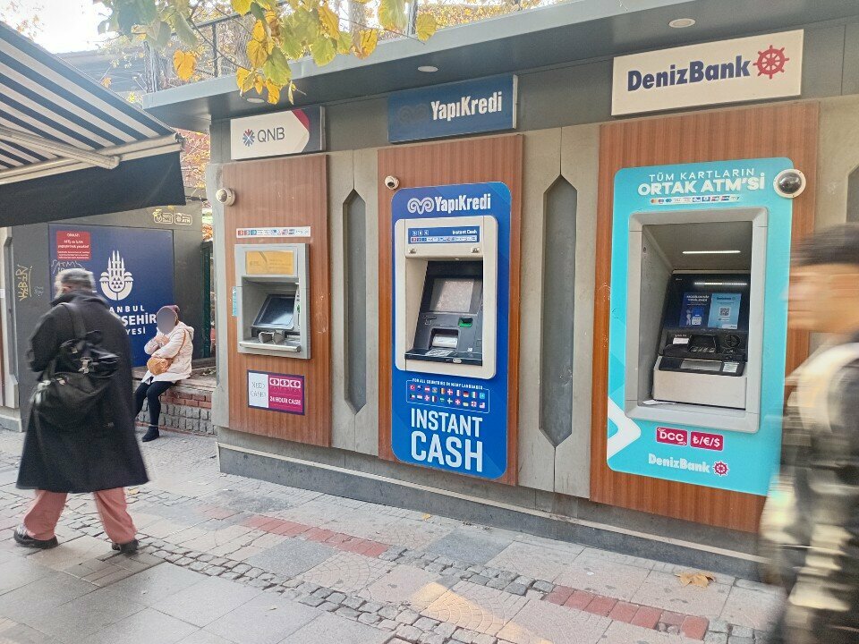 ATM'ler QNB ATM, İstanbul, foto
