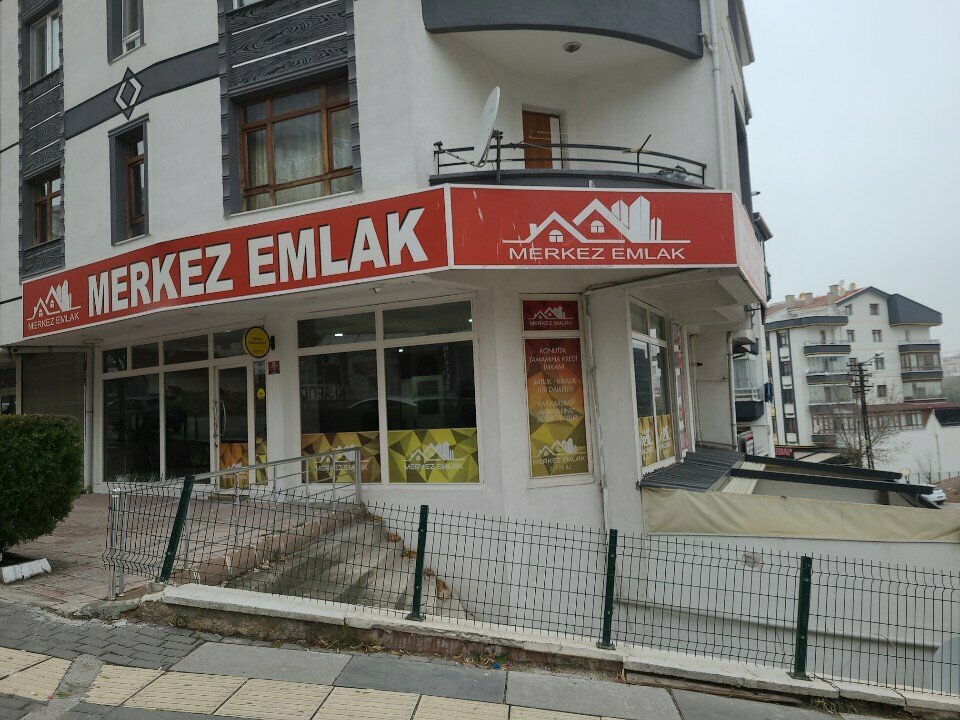 Emlak ofisi Merkez Emlak, Ankara, foto