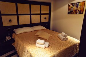 Hotel Amsterdam (Zrtava Fasizma 92,85310 Budva,Montenegro,), otel  Dünya'dan