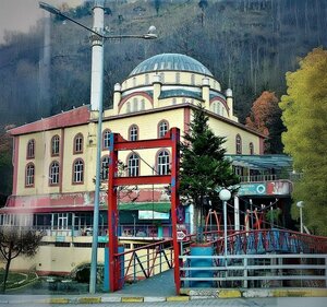 Merkez Cami (Trabzon, Köprübaşı, Atatürk Cad.), cami  Köprübaşı'dan