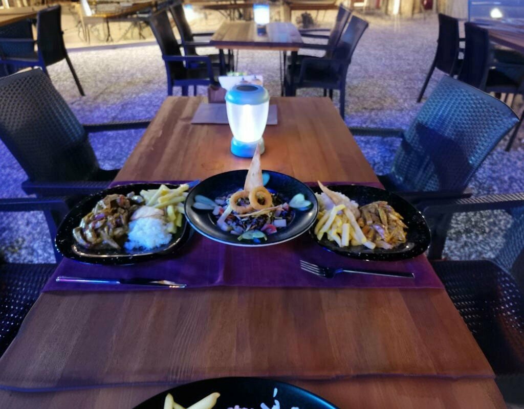 Restoran Lux Bar & Resteurant Sarigerme, Ortaca, foto