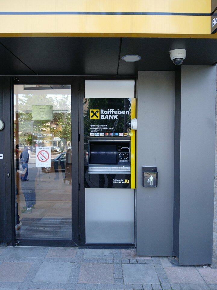 ATM'ler Raiffeisen Bank, Belgrad, foto