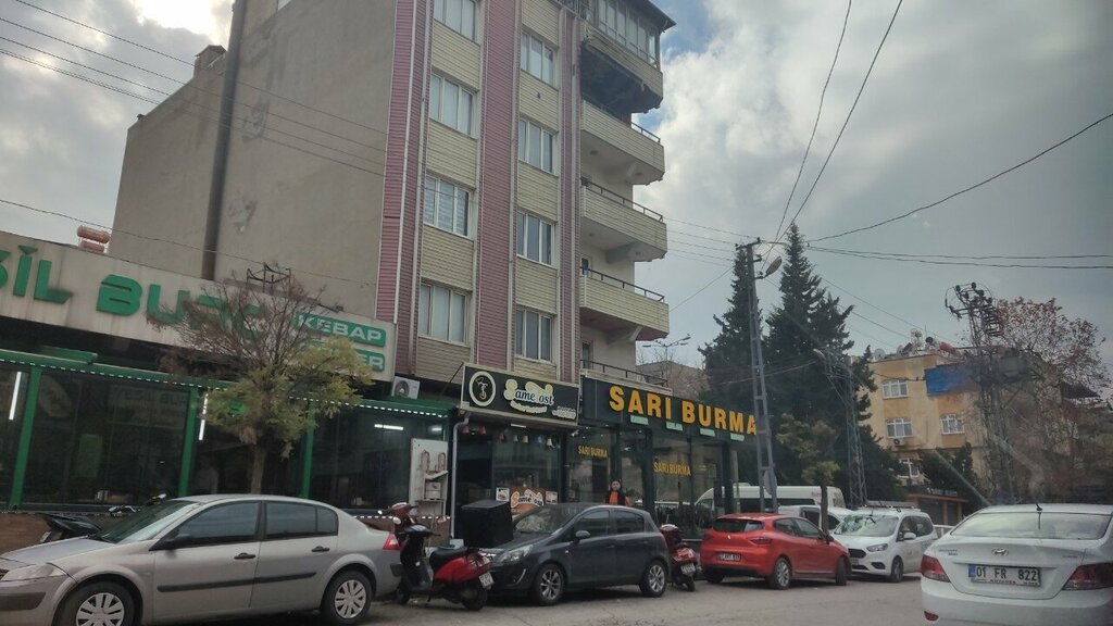 Pasta, şekerleme ve tatlı Sarı Burma, Gaziantep, foto