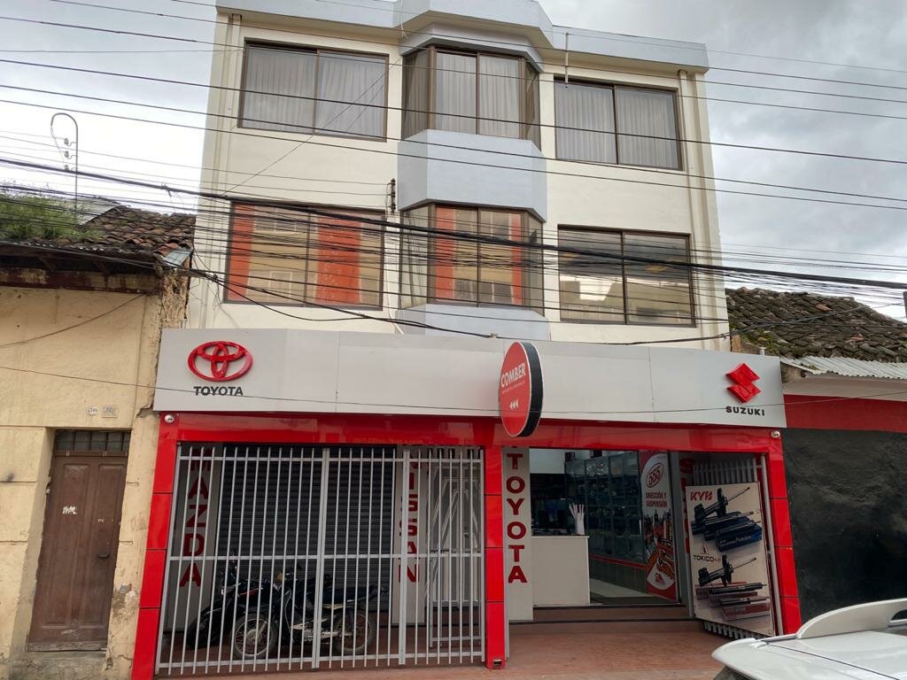 Otomobil yedek parçaları Comber Autopartes, Cochabamba, foto