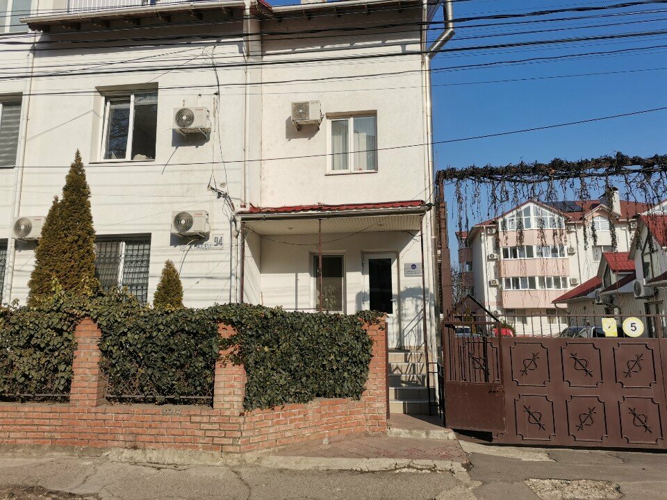 Üniversiteler Divitia Gratiae University, Kişinev, foto