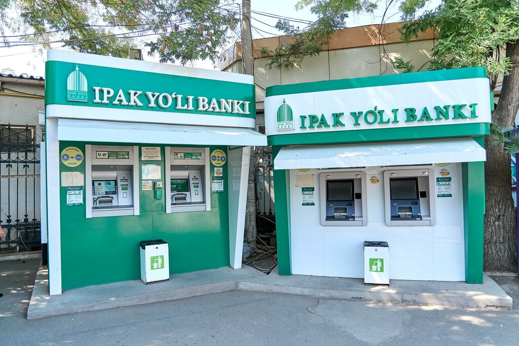 ATM'ler Ipak Yo'li banki, Taşkent, foto