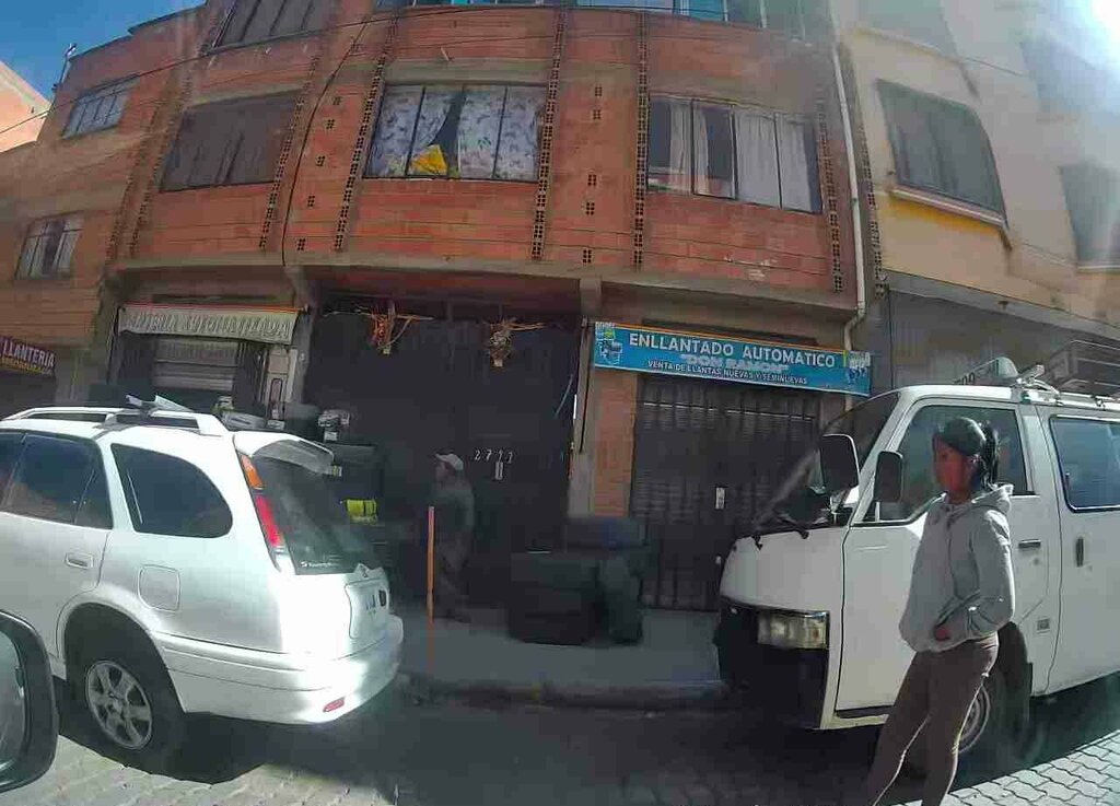 Oto döşeme Enllantamiento Automatico Don Ramon, El Alto, foto