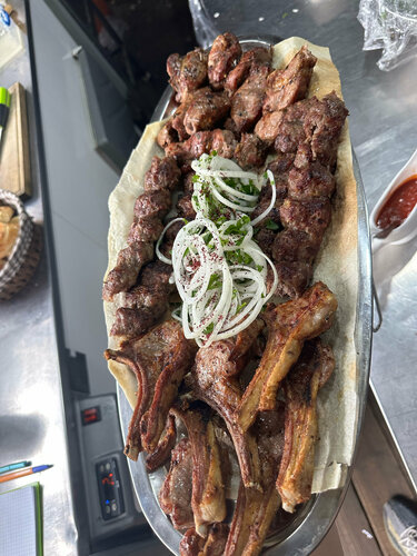 Kafe Barbecue House, Yalta, foto