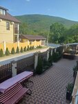 Flores-2 (Raduzhnaya ulitsa No:20, selo Kabardinka), otel  Krasnodarski krayından