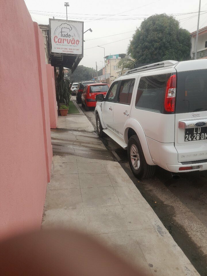 Restoran Fundo no carvão, Loanda, foto