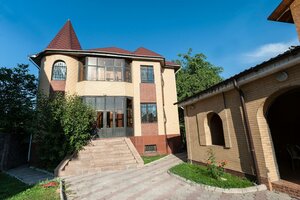 Dostyk (Ğarifolla Qurmanǵalıev kóshesi No:14), pansiyonlar, hosteller  Almatı'dan