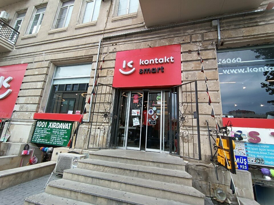 Elektronik eşya mağazaları Kontakt 28 may metrosu, Bakü, foto