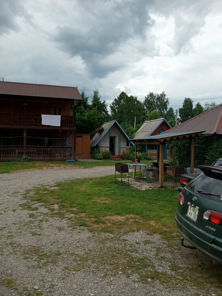 Resort oteller, tesisler Semeyny otdykh, baza otdykha, Altayski krayı, foto
