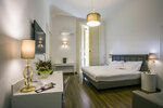Napoli Class Luxury Rooms & Suites (Via Santa Brigida No:87, Naples), otel  Napoli'den