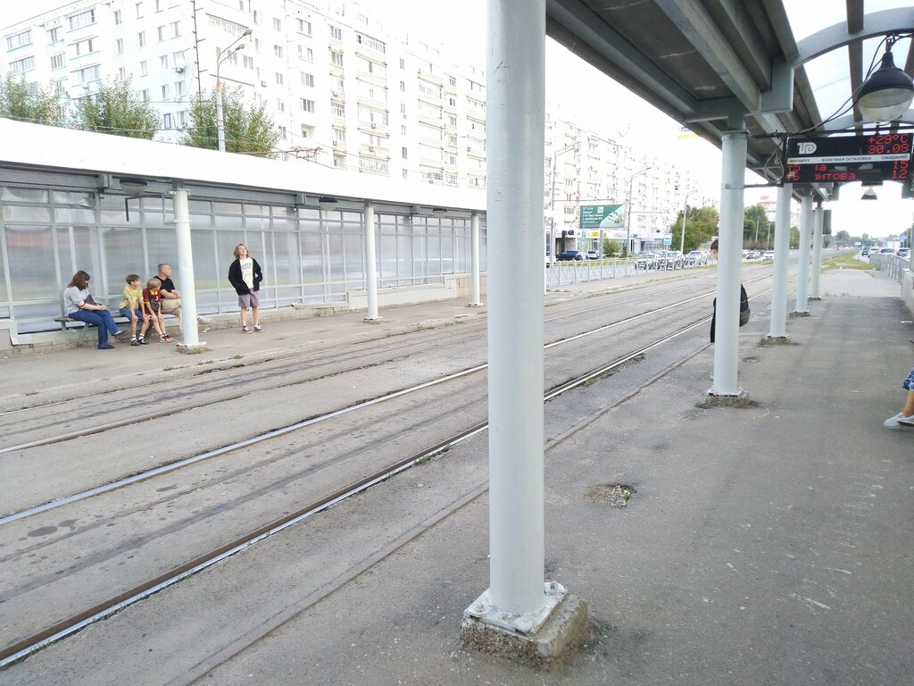 Toplu taşıma durağı Fatykha Amirkhana Avenue, Kazan, foto
