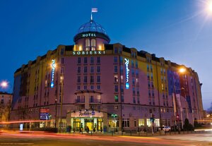 Radisson Blu Sobieski Hotel, Warsaw (Warszawa, Plac Artura Zawiszy, 1), otel  Varşova'dan