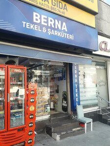 Berna Tekel Şarküteri (İstanbul, Zeytinburnu, 74. Sok., 117), bira dükkanı  İstanbul'dan