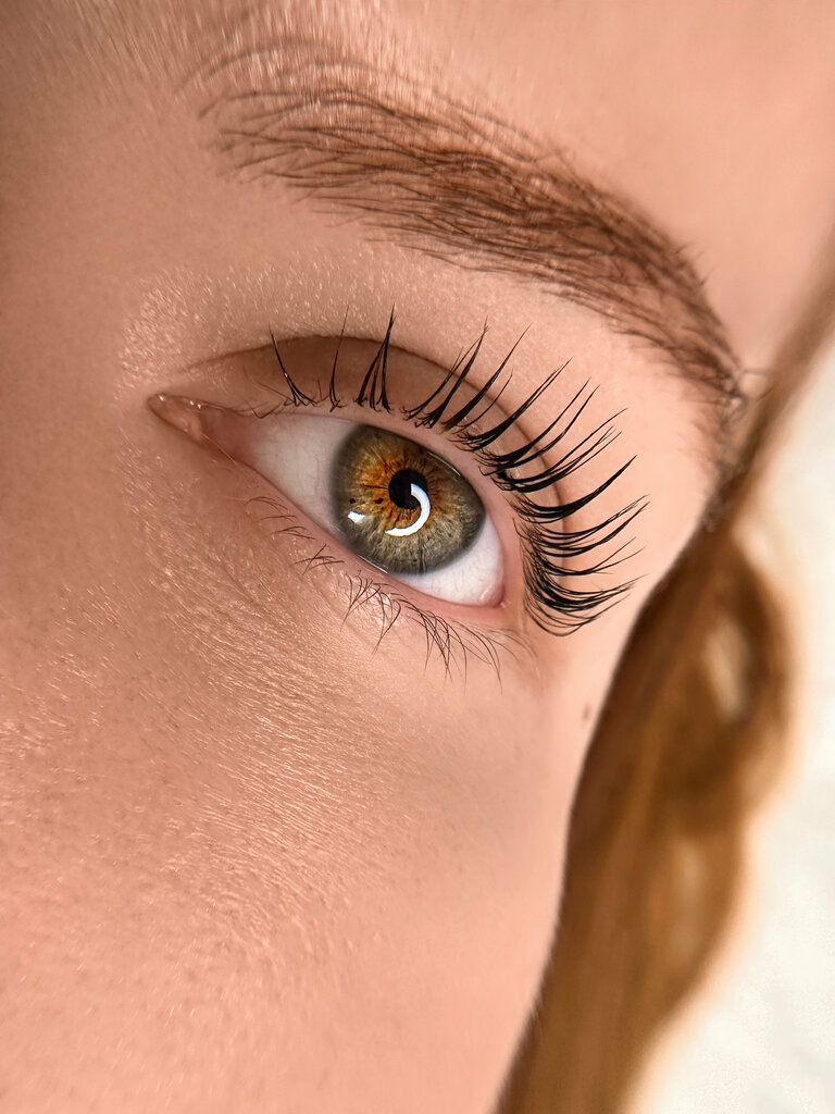 Kaş ve kirpik salonu Tuaeva Beauty, Saint‑Petersburg, foto