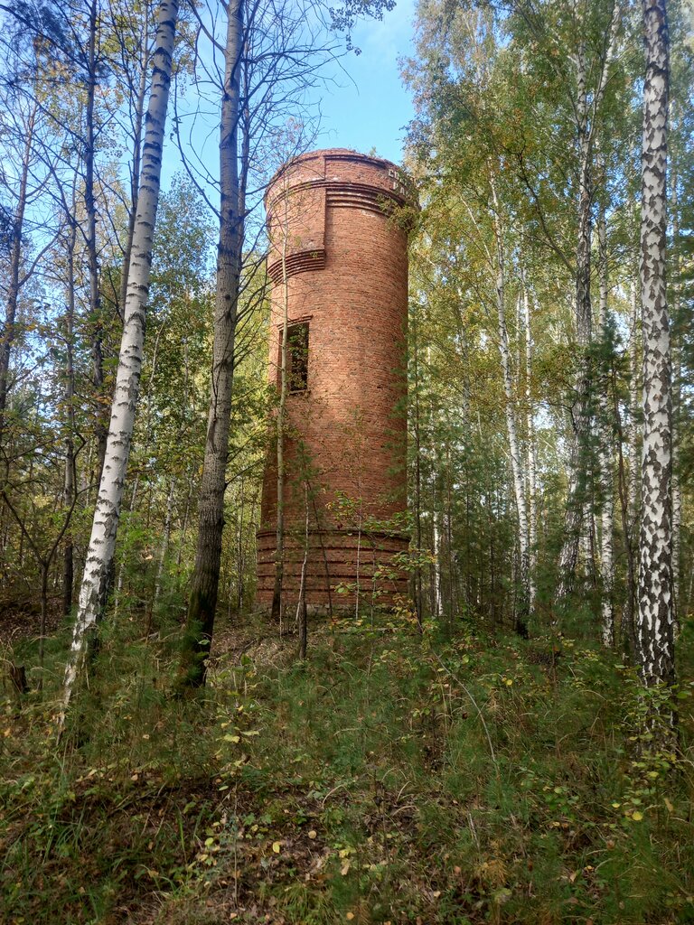 Unutulmaz olayların yeri Заброшенная водонапорная башня, Çeliabinskaya oblastı, foto