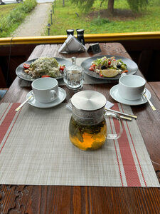 Трактир Любава (Tsentralnaya ulitsa No:137, derevnya Zaytsevo), kafe  Novgorodskaya oblastından