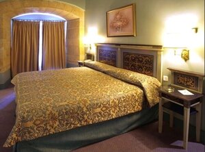 Hotel Palacio de los Velada (Plaza Catedral No:10, Avila), otel  Avila'dan