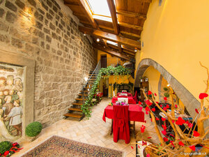 Medieval House (Lazio, Viterbo, Via Andrea Doria, 78), otel  Viterbo'dan