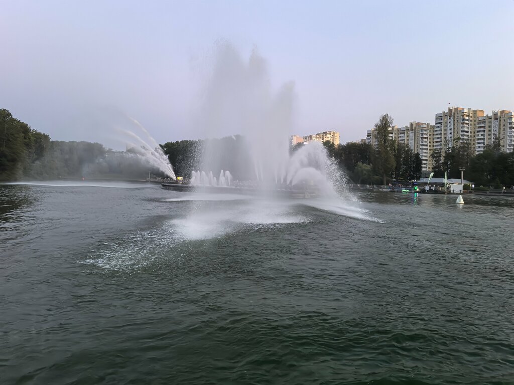 Kiralama noktası Прокат катамаранов, Minsk, foto