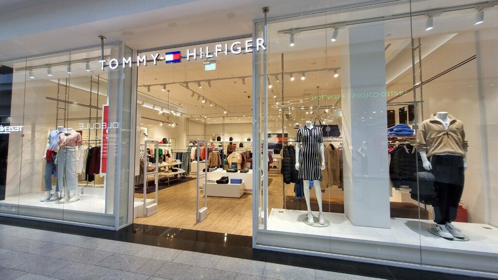 Giyim mağazası Tommy Hilfiger, Krasnoyarsk, foto