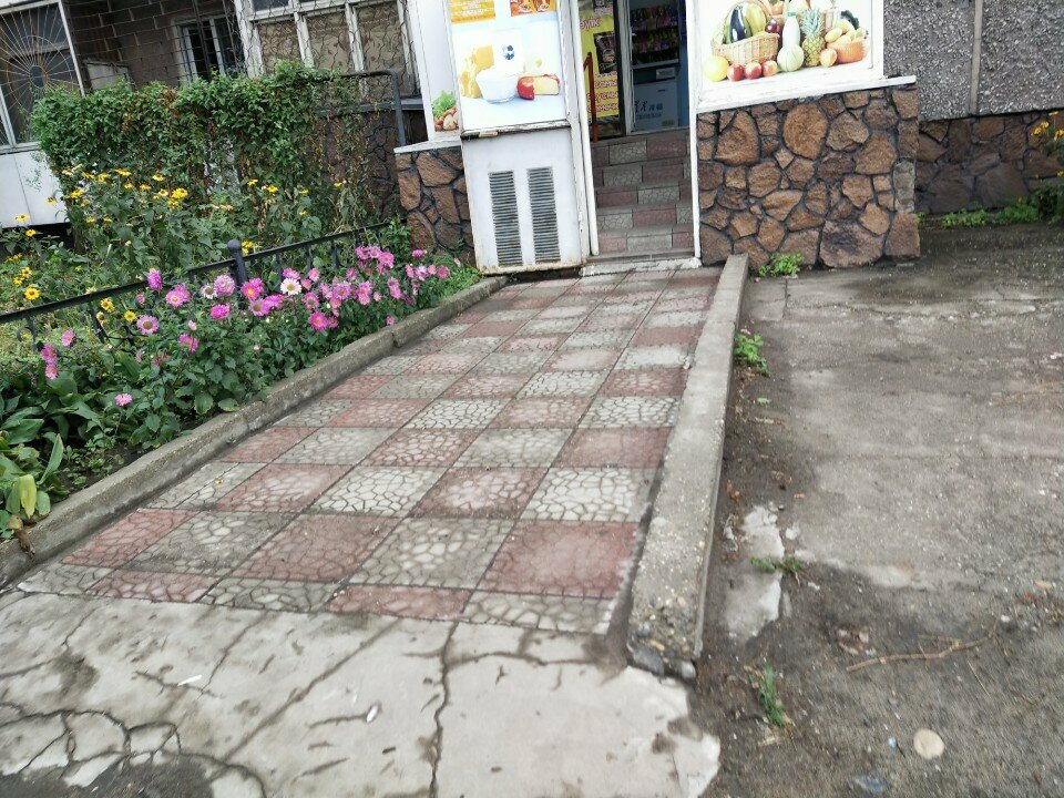 Market Grocery store, Semey, foto