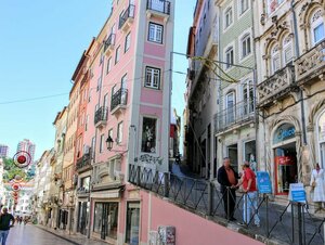 Entre Ruas Apartments (Rua João de Deus No:6), otel  Coimbra'dan