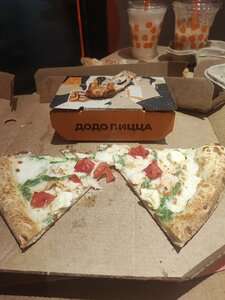 Dodo Pizza (Ovtsinskaya ulitsa No:72Г, mikrorayon Ovtsino, Urban-type Settlement of Imeni Sverdlova), pizzacılar  Saint‑Petersburg ve Leningradskaya oblastından