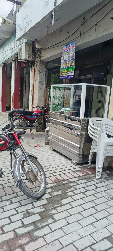 Süt ürünleri satış mağazaları Bismillah milk shop, Lahor, foto