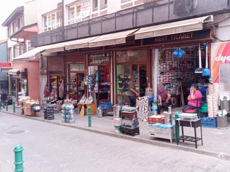 Boya ve cila malzemeleri üretim ve satış yerleri Mert Ticaret, Bursa, foto