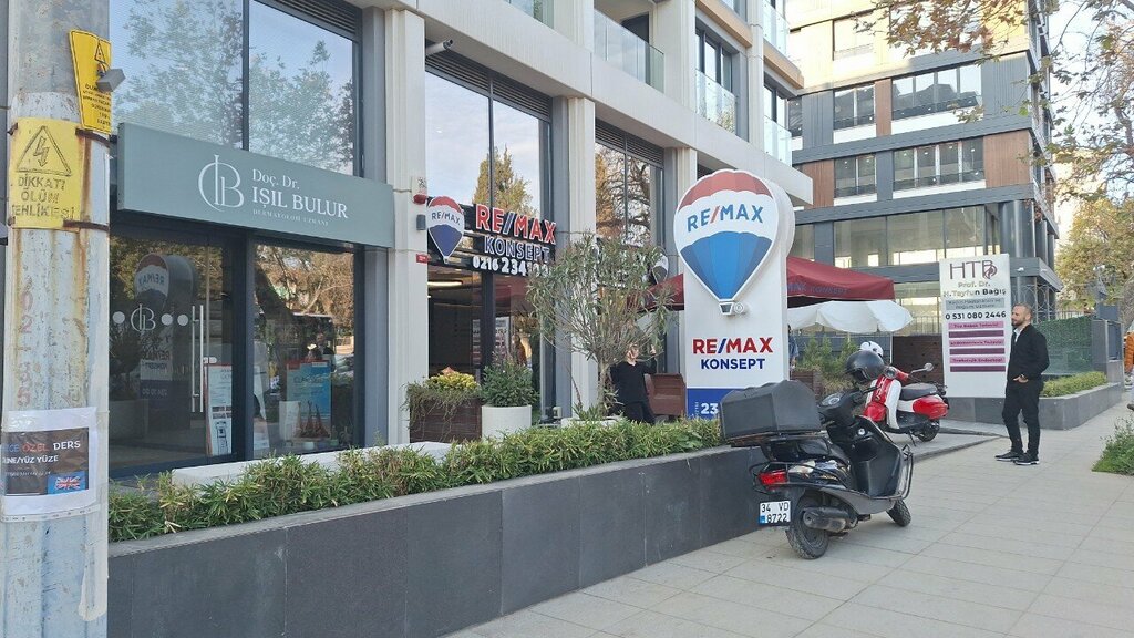 Emlak ofisi Semavi Asım İren Remax Konsept, İstanbul, foto