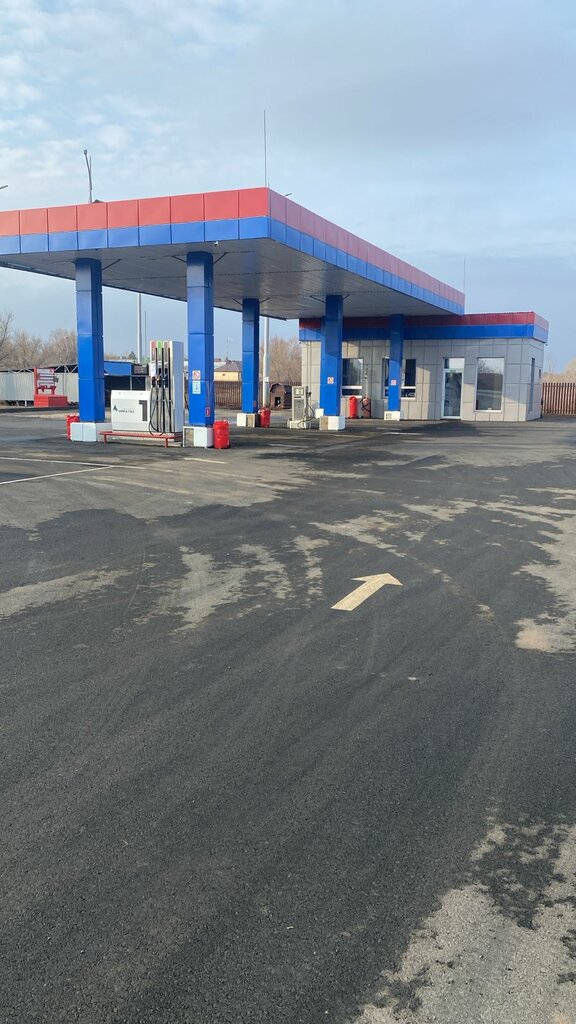 Benzin istasyonu Ника-газ, Orenburgskaya oblastı, foto
