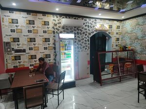 Cafe Malina (Districts of Republican Subordination, Tursunzoda, ulitsa 15-letiya Nezavisimosti), kafe  Tursunzade'den