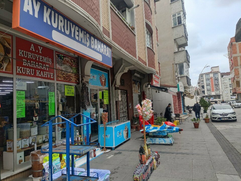 Kuruyemiş, atıştırmalık, kuru meyve Ay kuruyemiş, İstanbul, foto