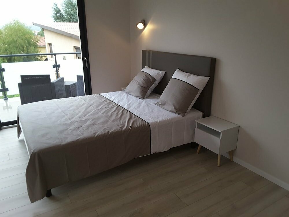 Otel Villa'vi Lyon Est Chambres d'Hôtes, , foto
