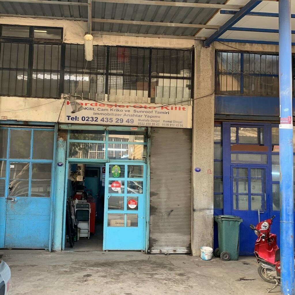 Araba anahtarları Kardeşler Oto Kilit, İzmir, foto