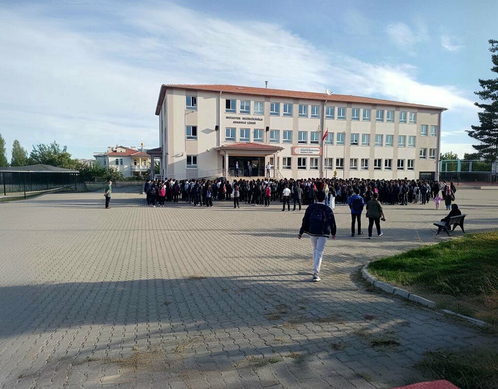 Lise Muzaffer Bezircilioğlu Anadolu Lisesi, Kayseri, foto