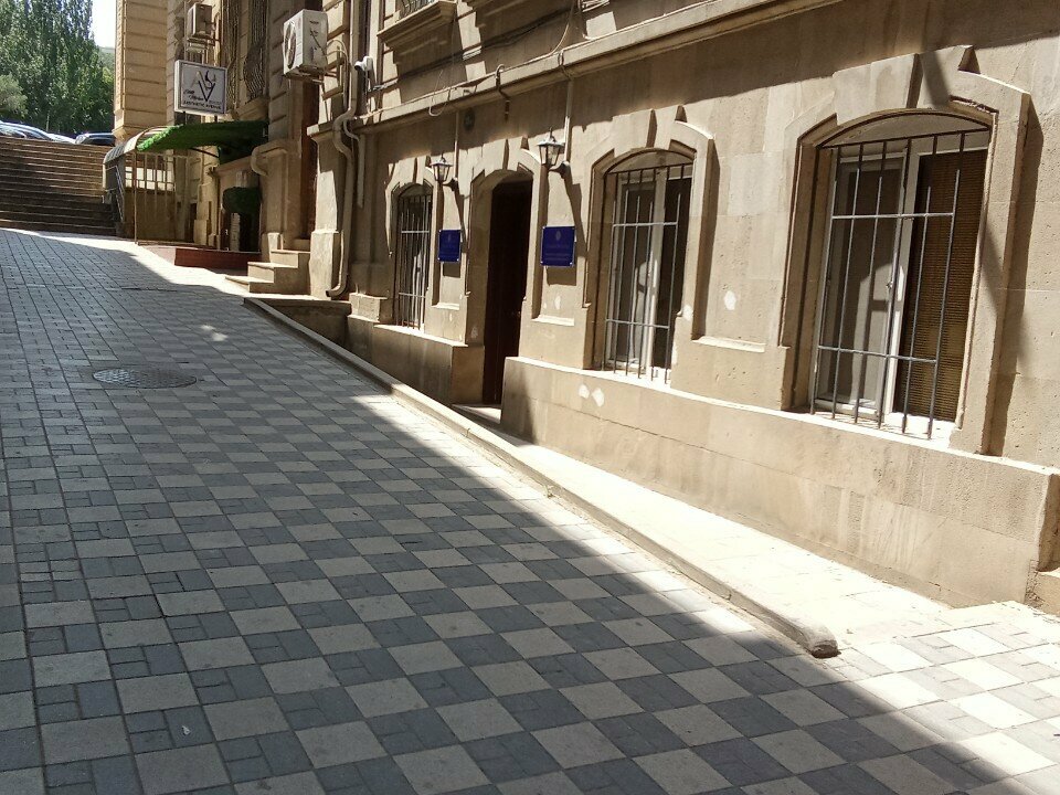 i̇laç firmaları Gedeon Richter, Bakü, foto