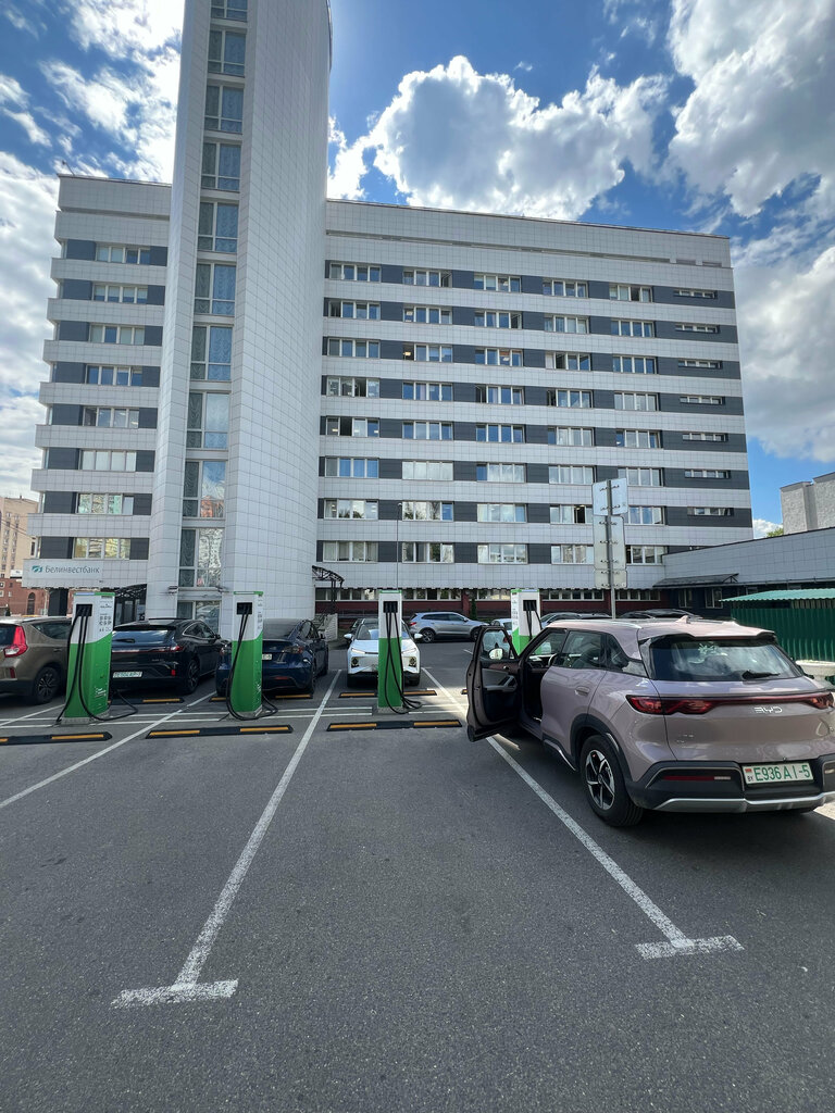 Elektrikli oto şarj istasyonları Malanka, Minsk, foto